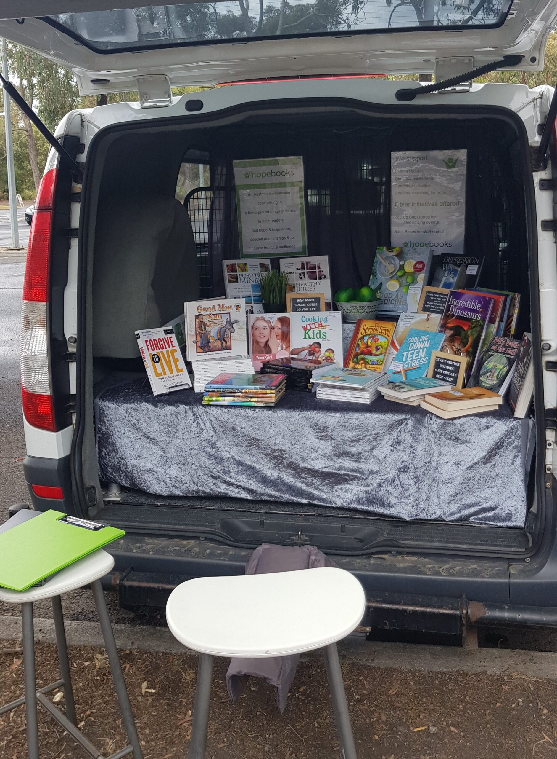 Pop Up Bookstores - Literature Ministry